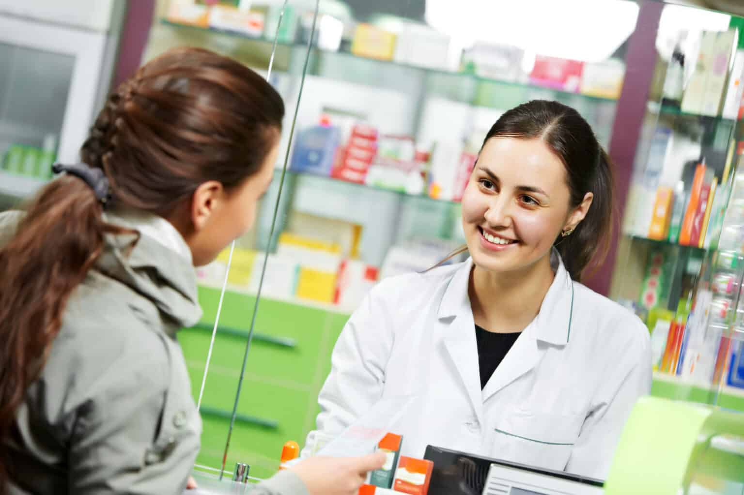 How To Immigrate To Canada As A Pharmacy Assistant - Canada Immigration ...